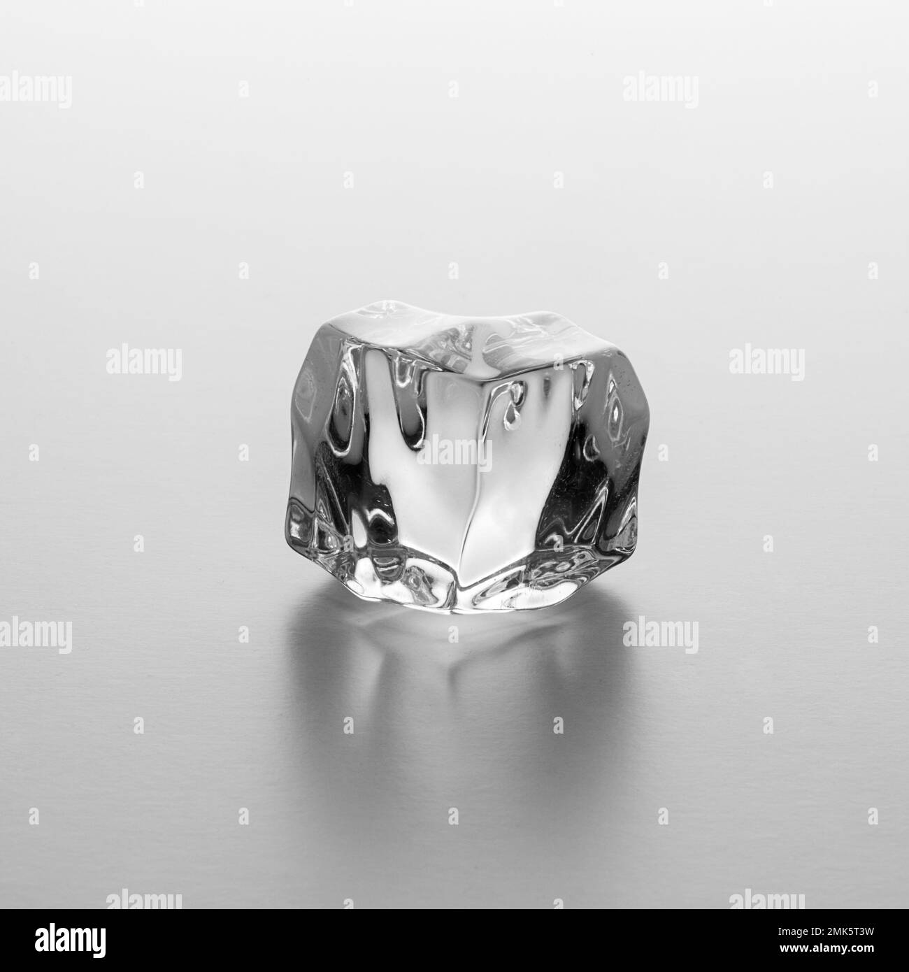 clear ice cube Stock Photo - Alamy clear ice cube Stock Photo - Alamy