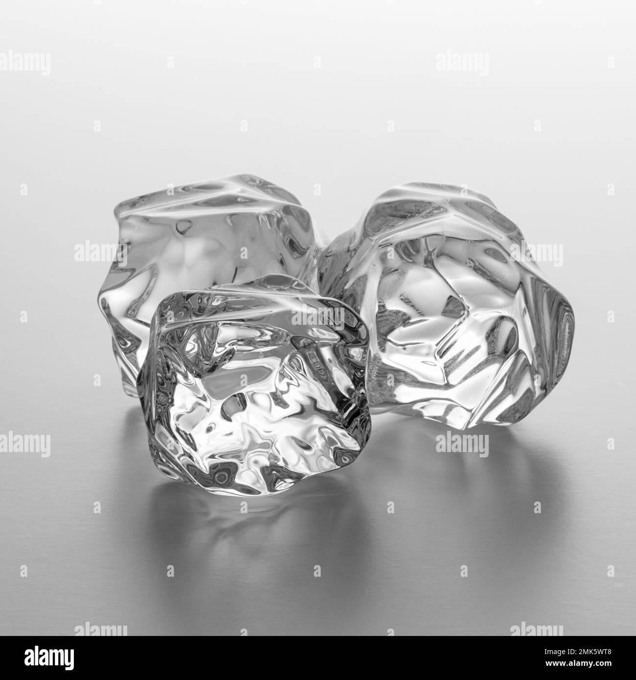 Chunks crystal clear ice hi-res stock photography and images - Alamy