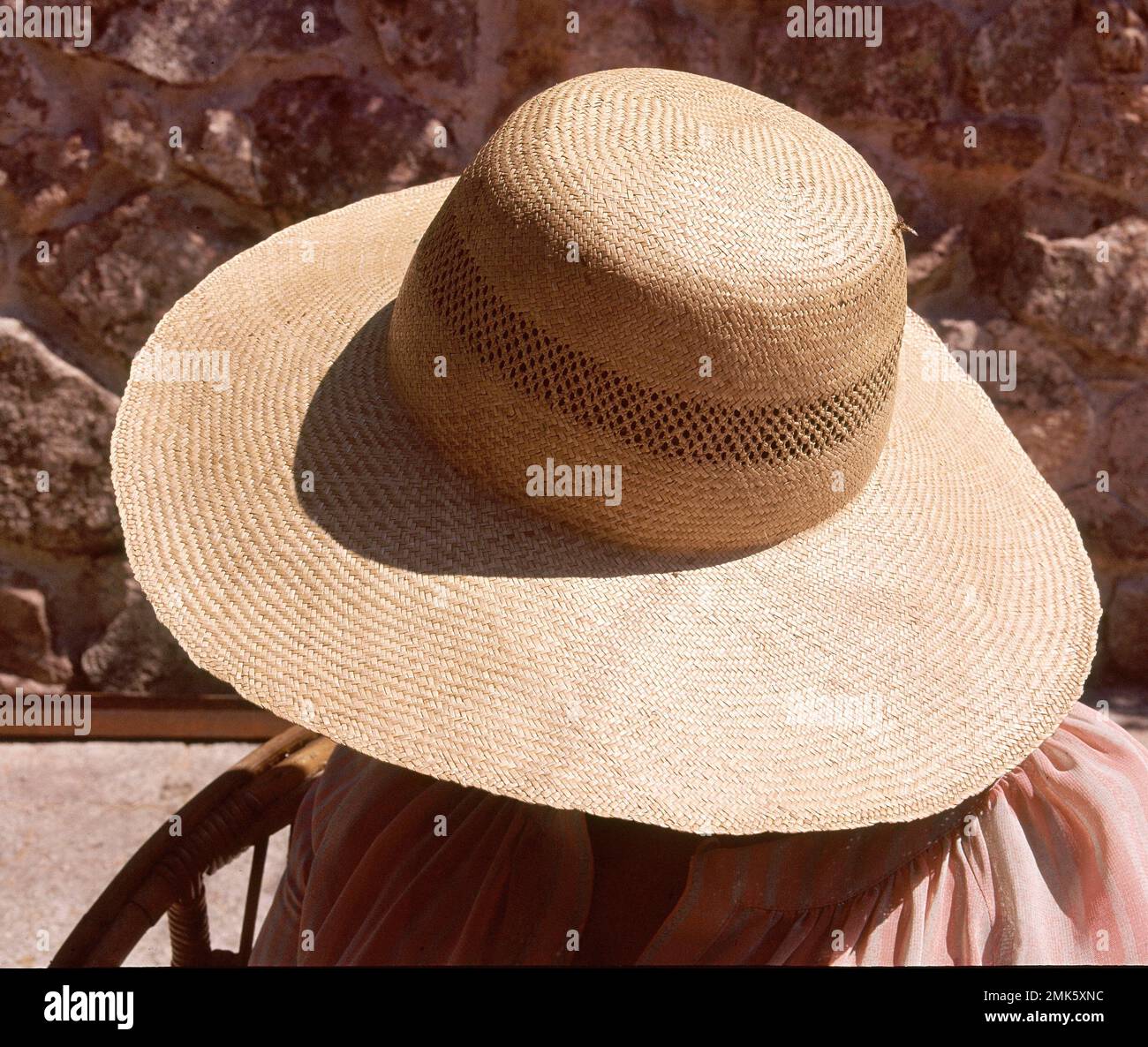 Sombrero de paja hi-res stock photography and images - Alamy
