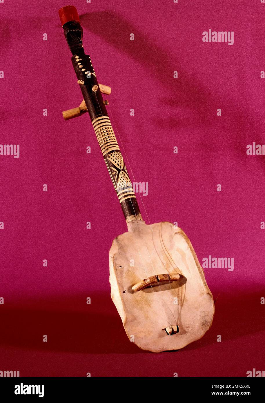 Instrumento árabe hi-res stock photography and images - Alamy