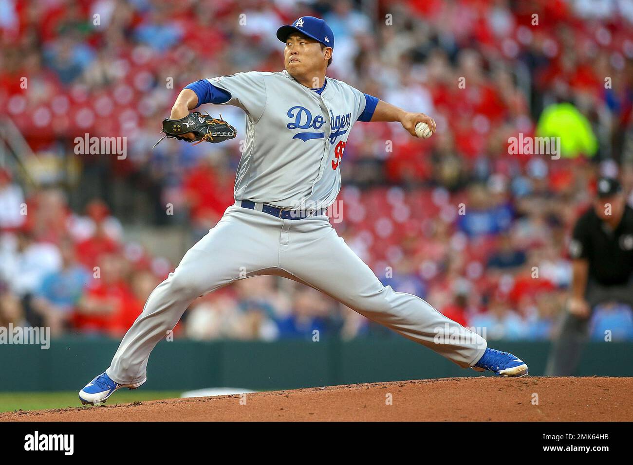 Los Angeles Dodgers starting pitcher Hyun-Jin Ryu throws during the ...