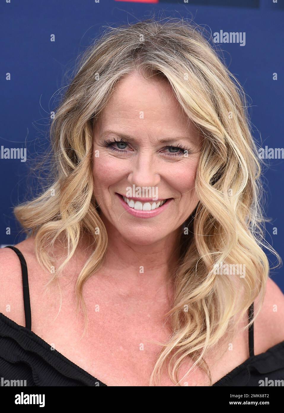 Deana Carter arrives at the 54th annual Academy of Country Music Awards ...