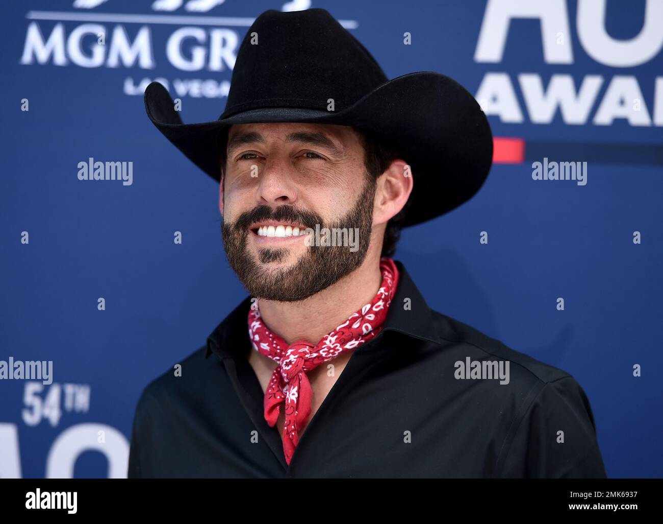Aaron Watson arrives at the 54th annual Academy of Country Music Awards ...