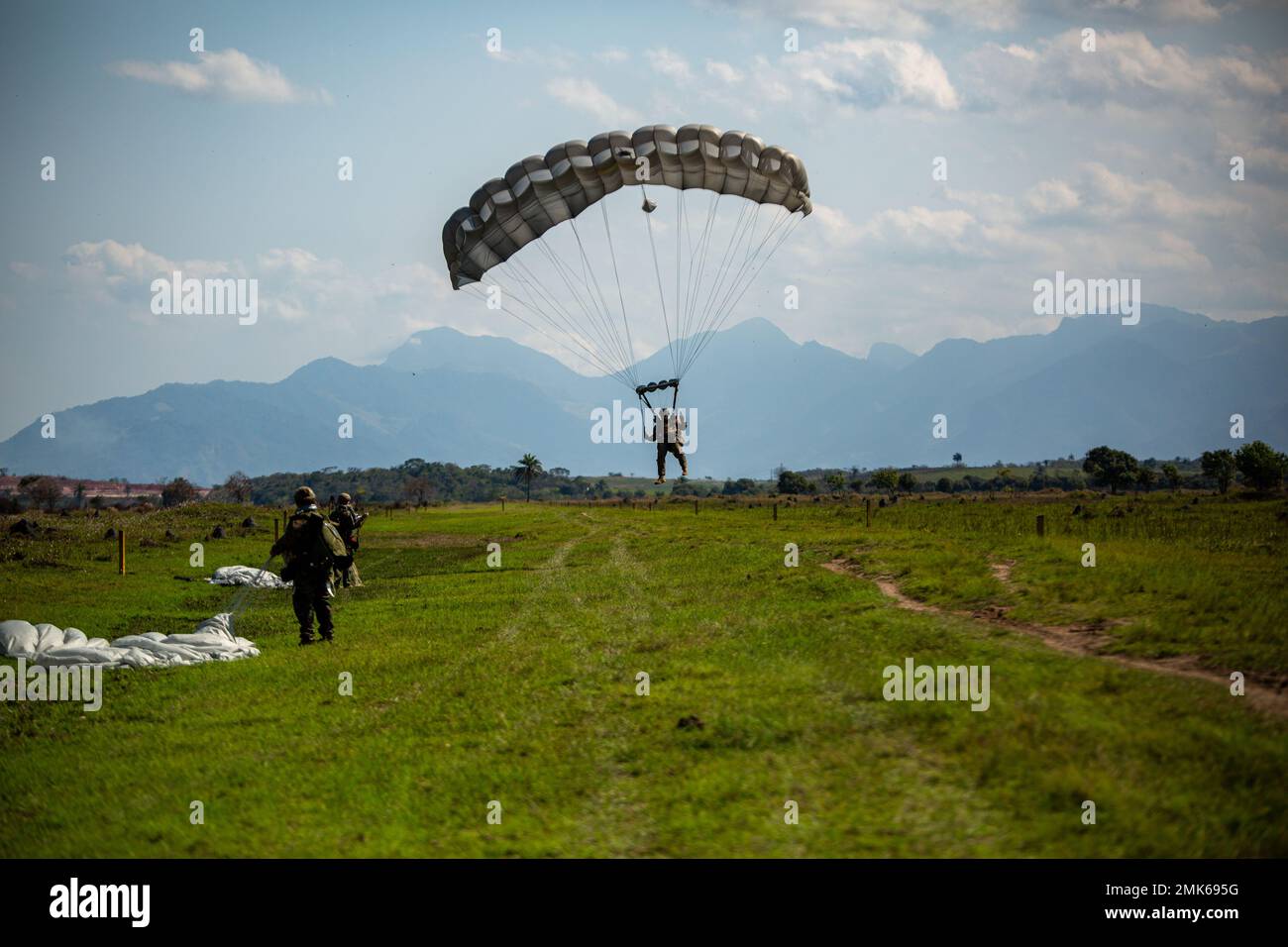 U.S. Marines with 3rd Force Reconnaissance Battalion land after ...