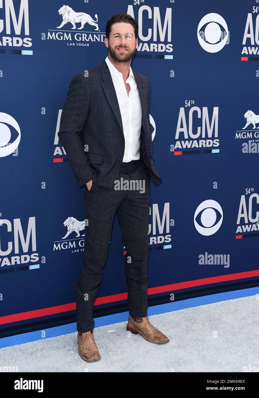 Riley Green arrives at the 54th annual Academy of Country Music Awards ...