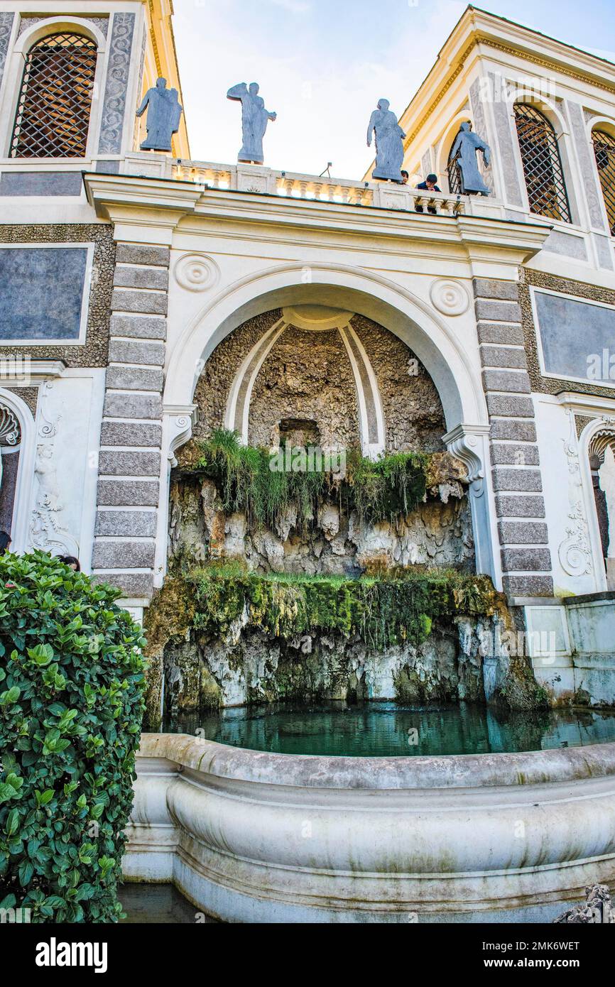 Renaissance Fountain Teatro del Fontanone, above it Uccellerie ...