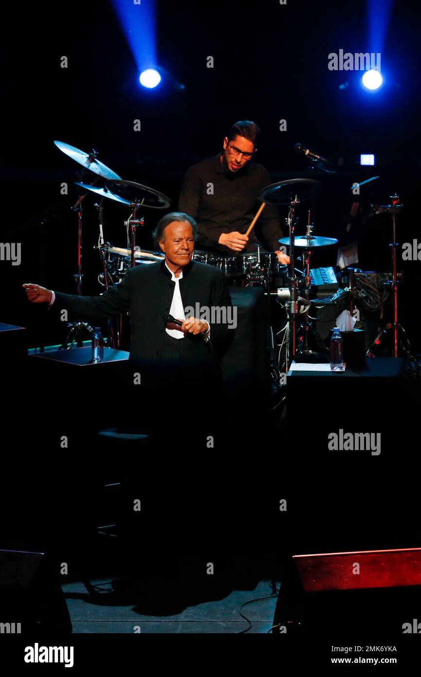 Spain's singer Julio Iglesias performs at the National Auditorium in ...