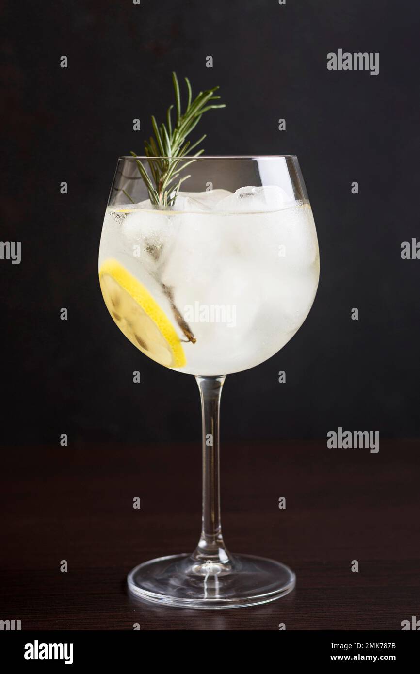Aromatic cocktail hi-res stock photography and images - Alamy