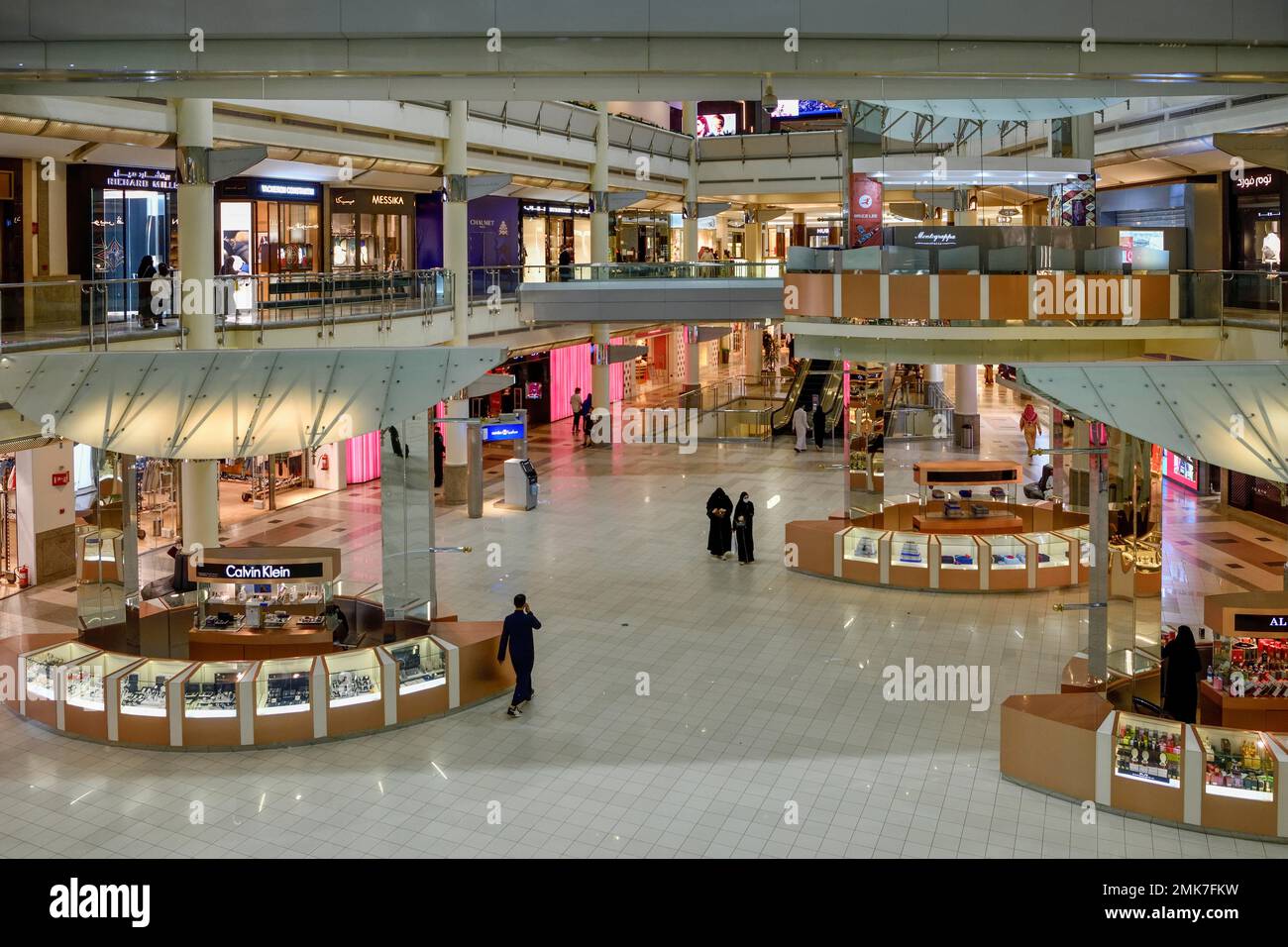 Kingdom Center Shopping Mall, Riyadh, Saudi Arabia Stock Photo - Alamy