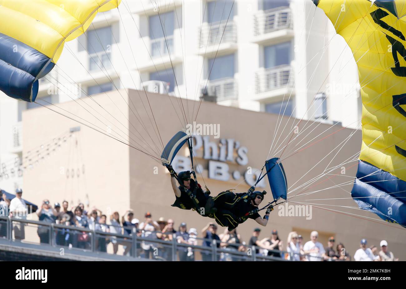 The United States Navy parachute "Leap Frogs" team members come down in ...