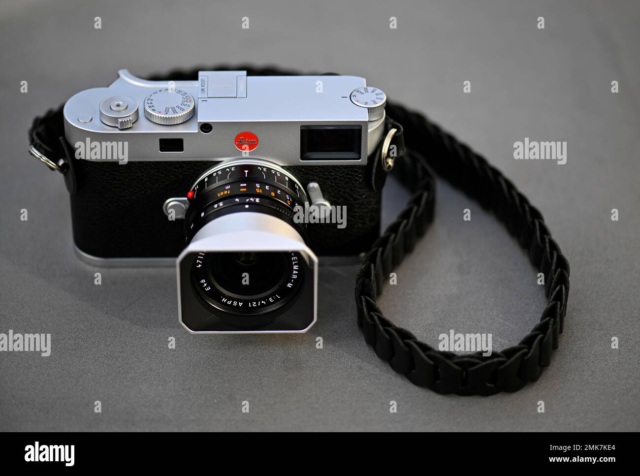 Leica M11 rangefinder camera, 2022, silver chrome-plated, Super-Angulon ...