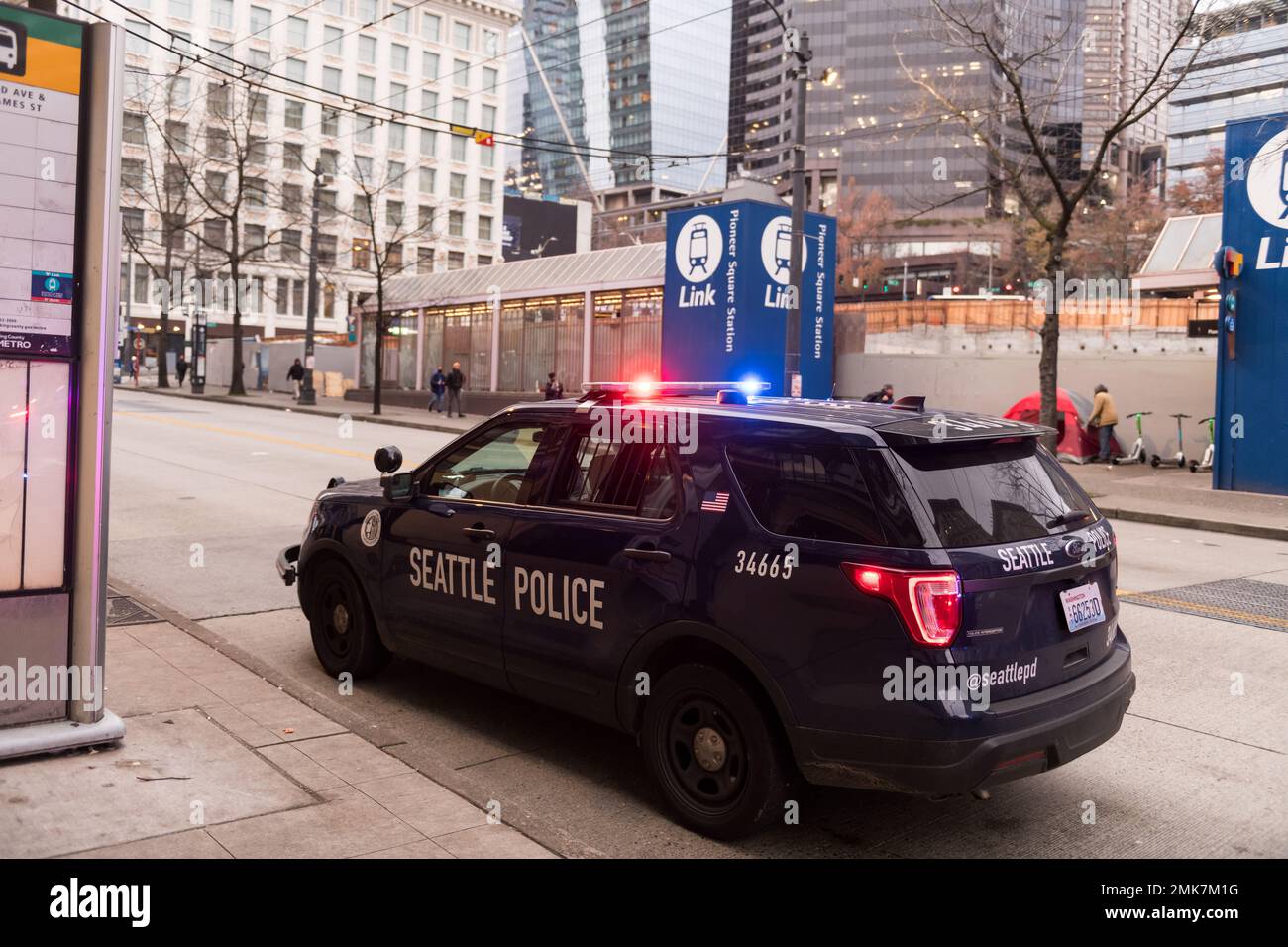 Seattle, USA. 24th Jan, 2023. Police Respond to a smashed door in ...