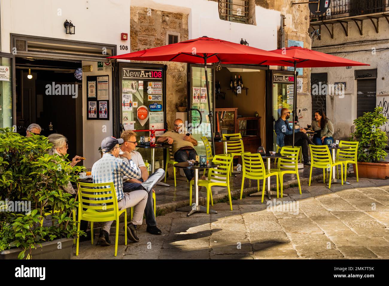 Sicily people cafe hi-res stock photography and images - Alamy