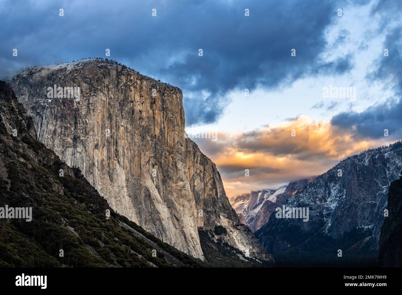 The World Famous Tunnel View of Yosemite National Park Stock Photo - Alamy