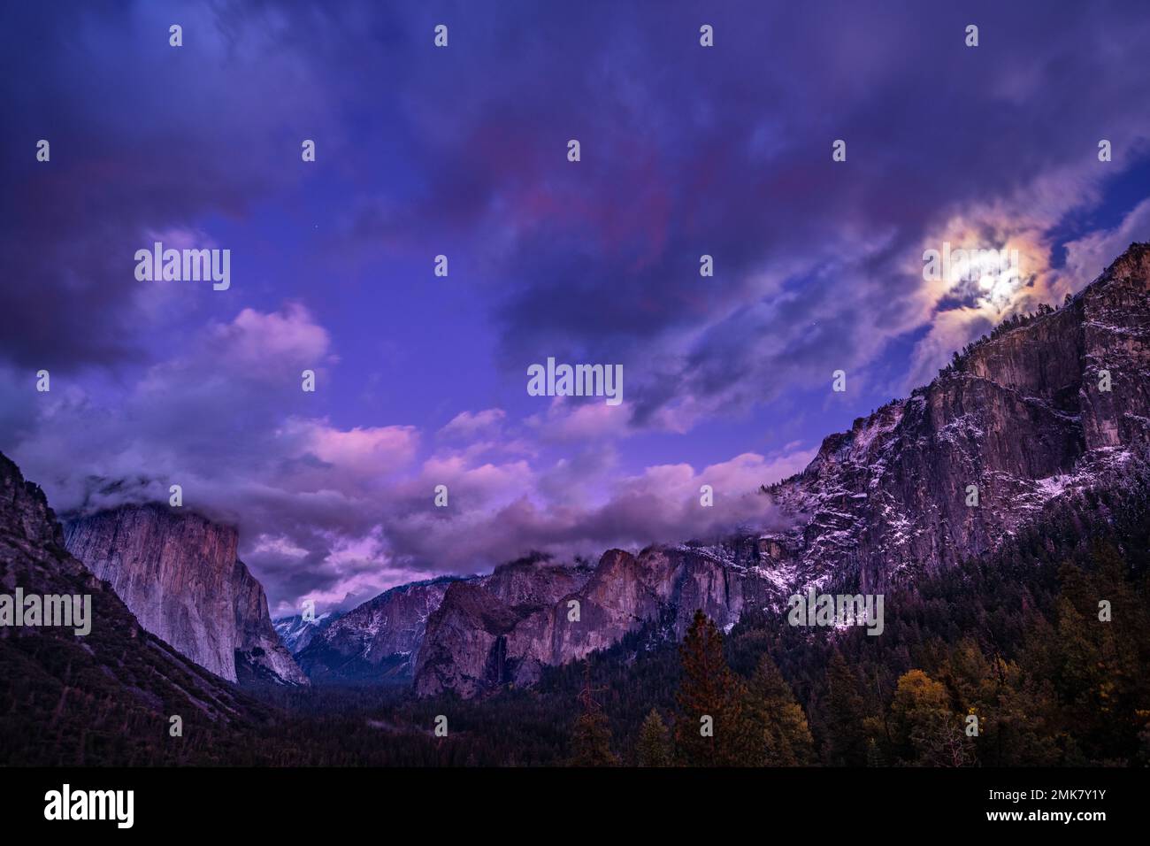 The World Famous Tunnel View of Yosemite National Park Stock Photo - Alamy