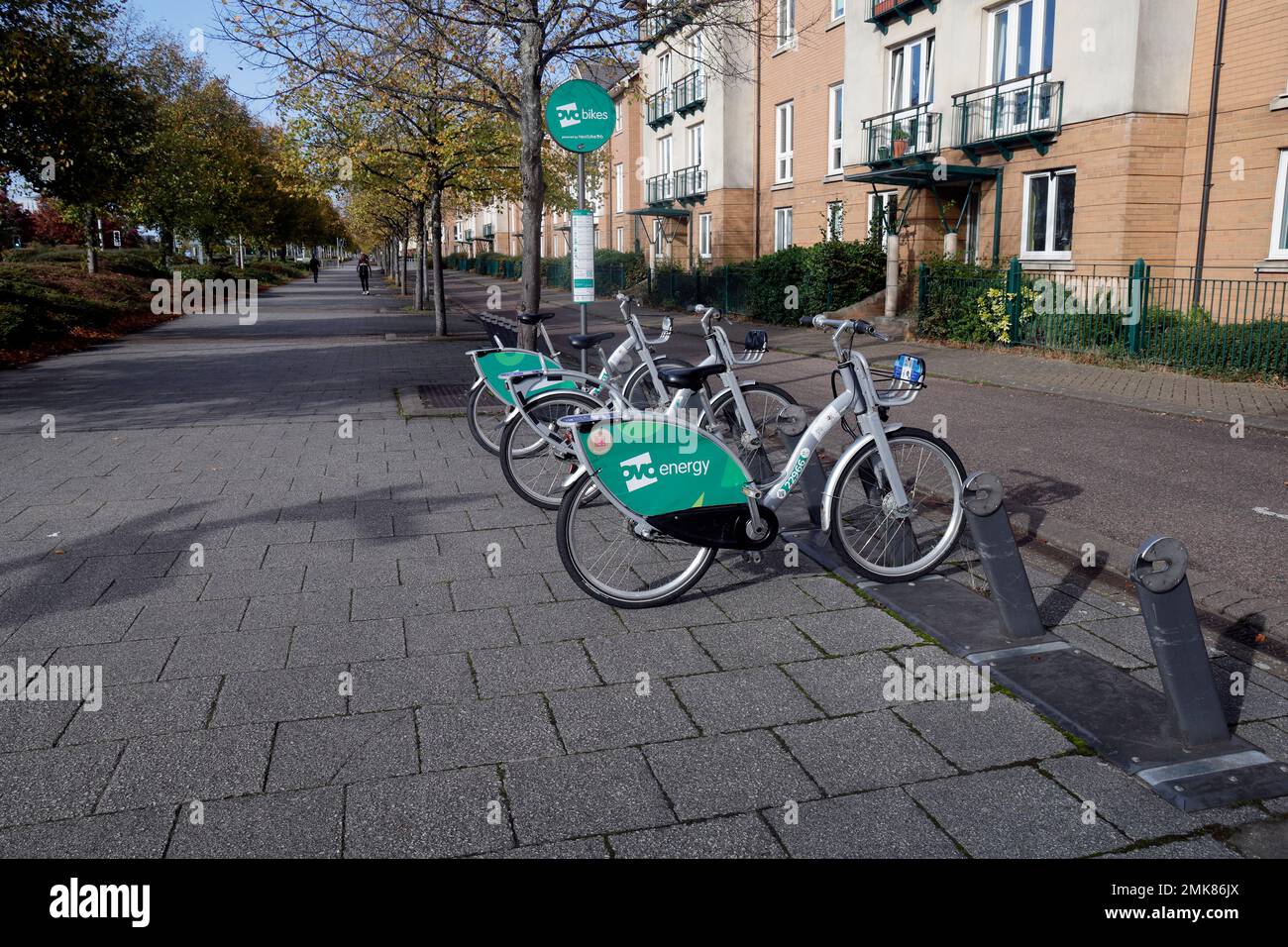 Cardiff cycles hi-res stock photography and images - Alamy