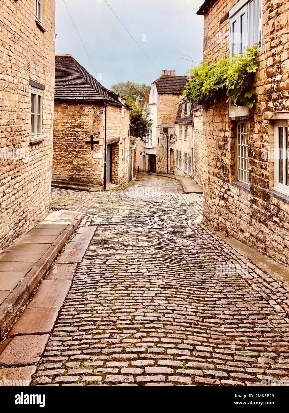 Cobblestones and georgian architecture in stamford hi-res stock ...