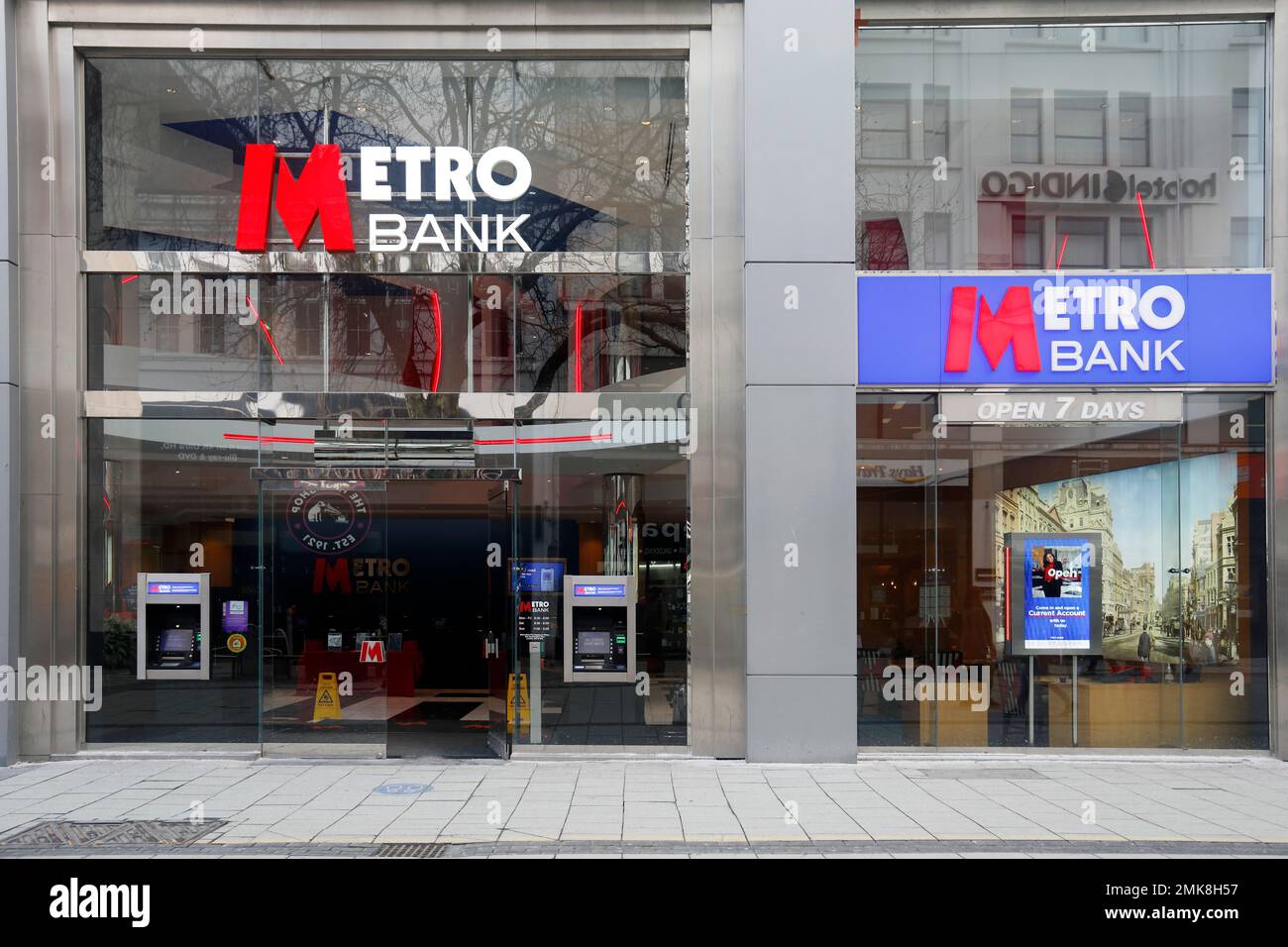Metrobank hi-res stock photography and images - Alamy