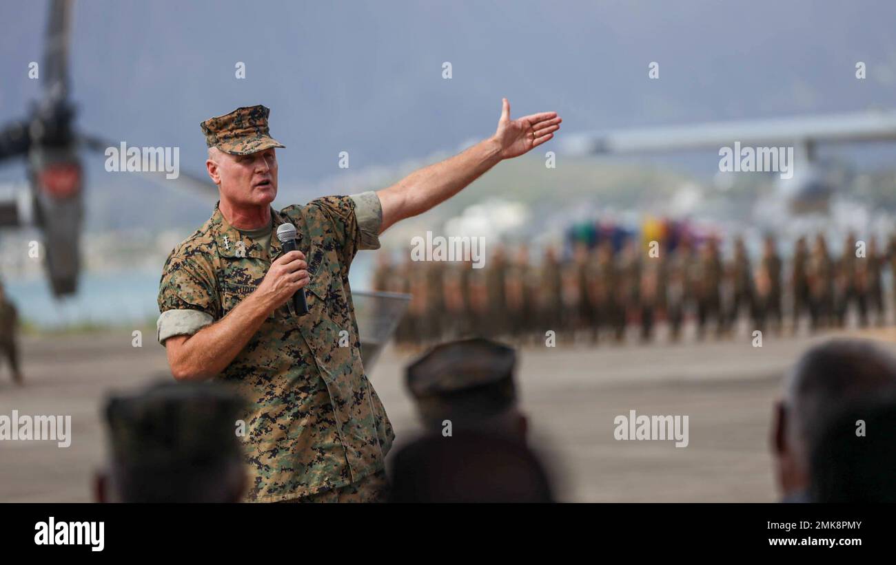 U.S. Marine Corps Lt. Gen. Steven R. Rudder, outgoing commander, U.S ...