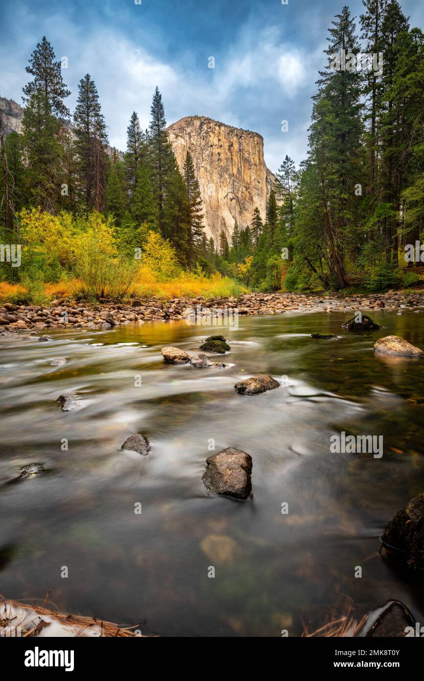 Yosemite national park merced river hi-res stock photography and images ...