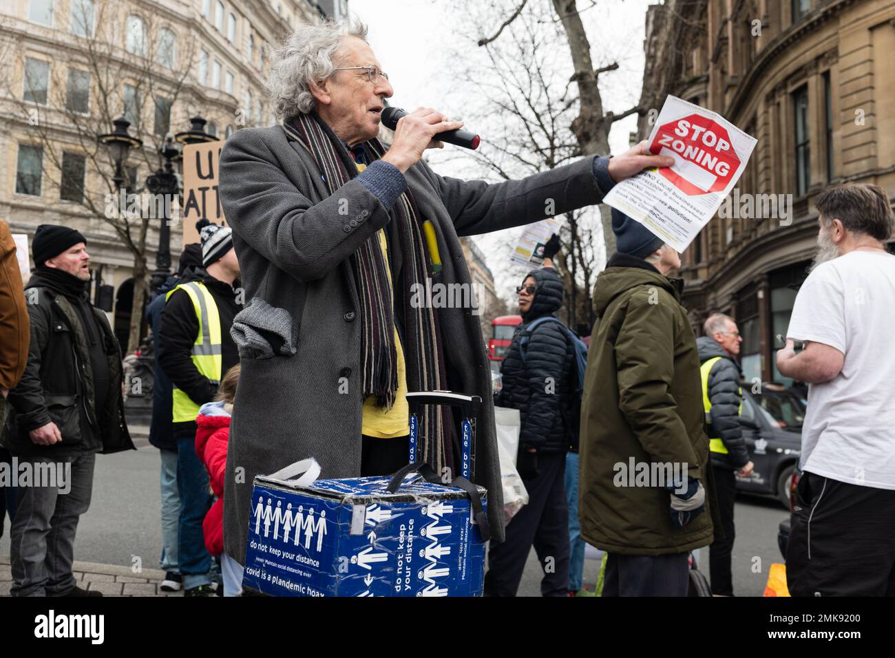 Congestion charge road signs in hi-res stock photography and images - Alamy