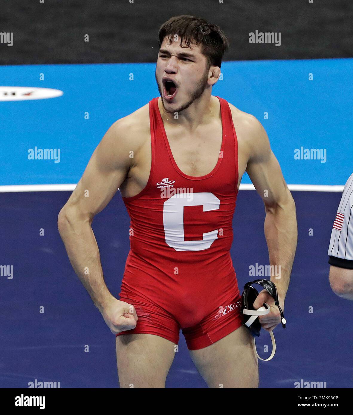 Ncaa wrestling championships hi-res stock photography and images - Alamy