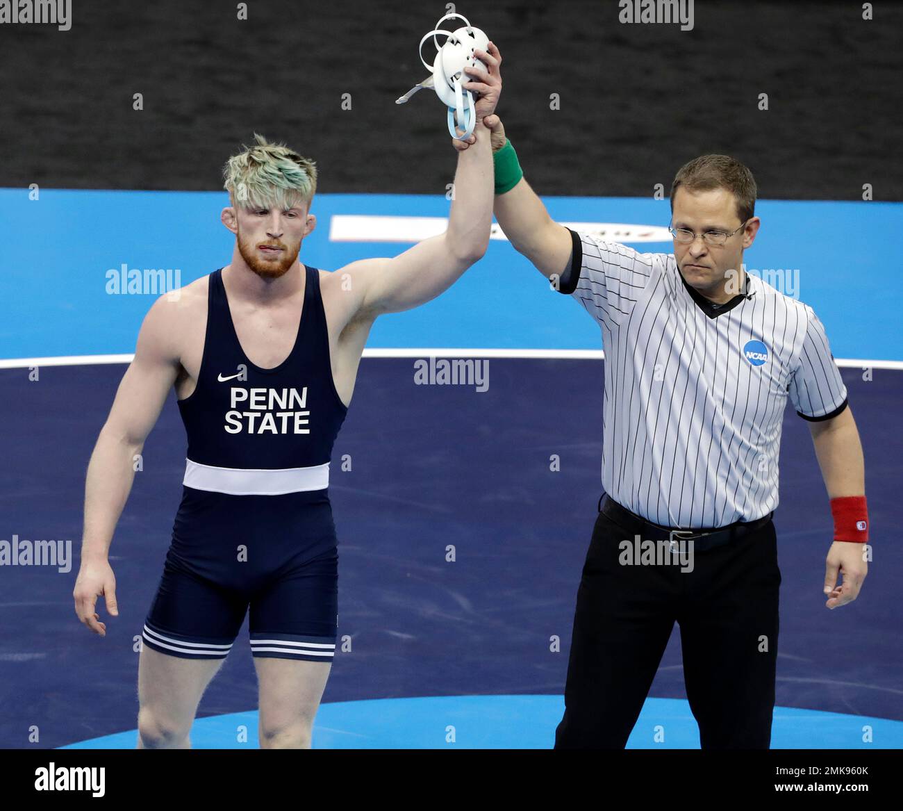 Penn State's Bo Nickel, left, wins his 197-pound match against Ohio ...