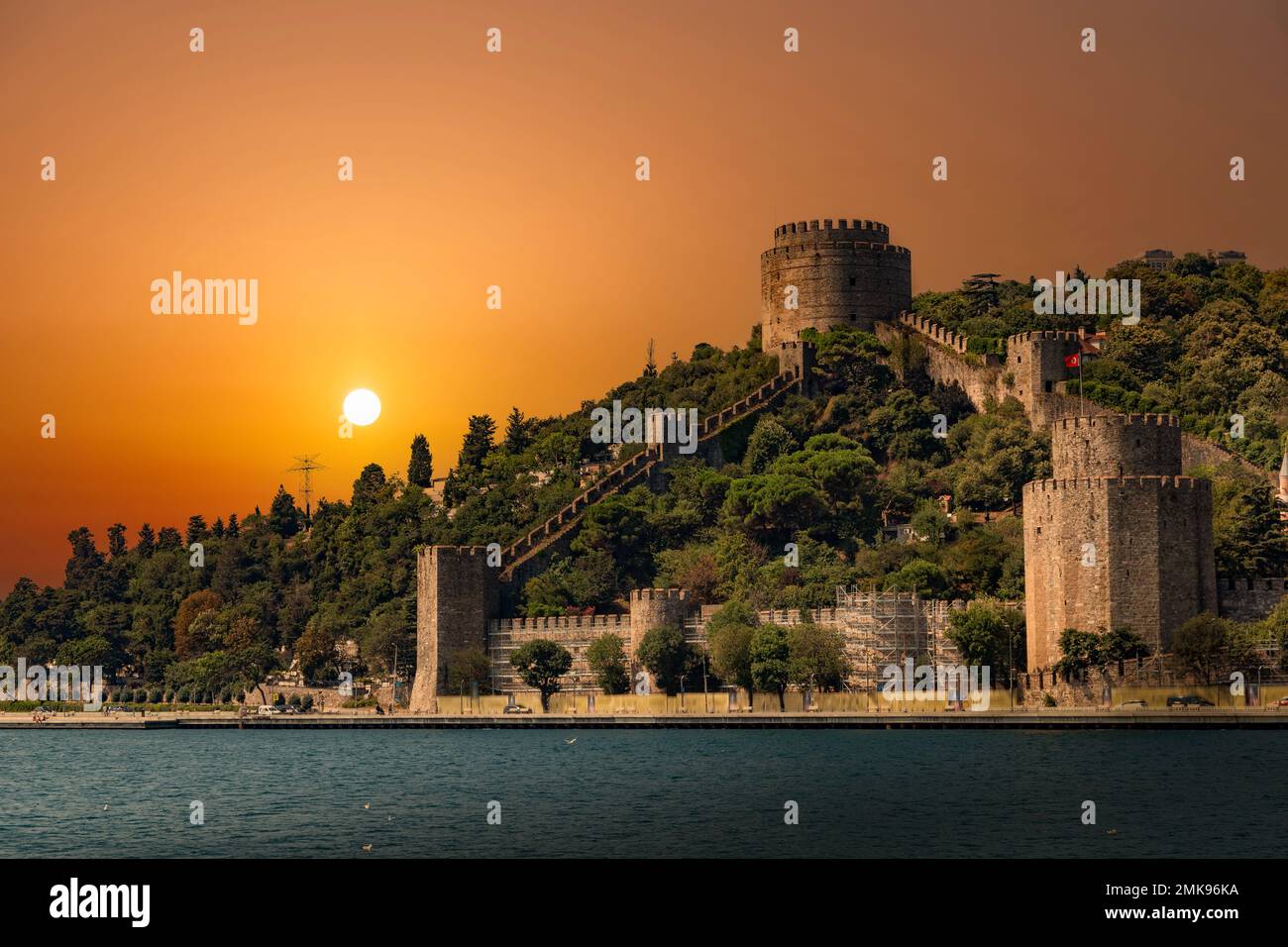 Rumeli Fortress overlooks the Bosphorus Strait in Istanbul, Turkey ...