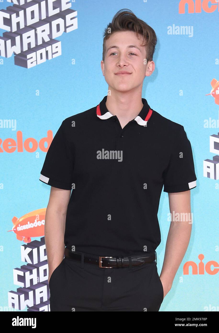 Luke Mullen arrives at the Nickelodeon Kids' Choice Awards on Saturday ...
