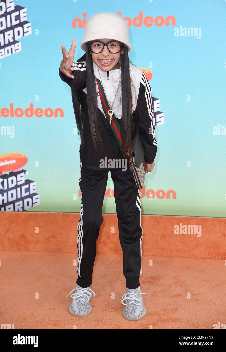 DJ Livia arrives at the Nickelodeon Kids' Choice Awards on Saturday ...