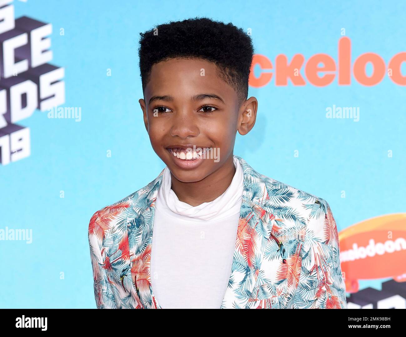 Seth Carr arrives at the Nickelodeon Kids' Choice Awards on Saturday ...