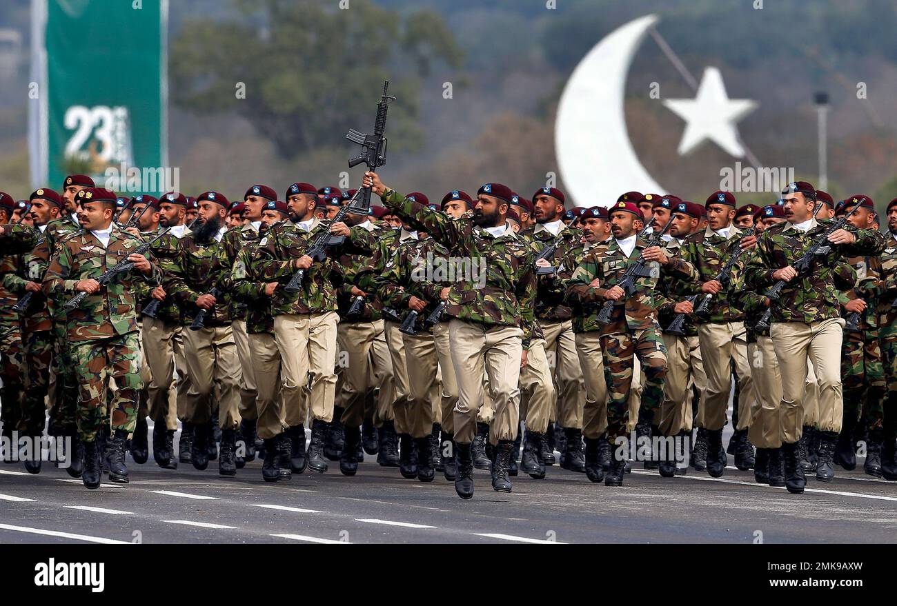 Pakistani commandos from the Special Services Group march during a ...