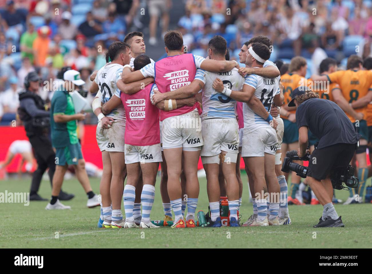 Sydney, Australia. 28th Jan, 2023. Argentine players juggle at the half ...