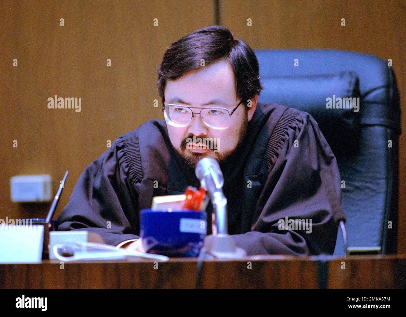 Superior Court Judge Lance Ito tells defense attorney Barry Scheck to ...