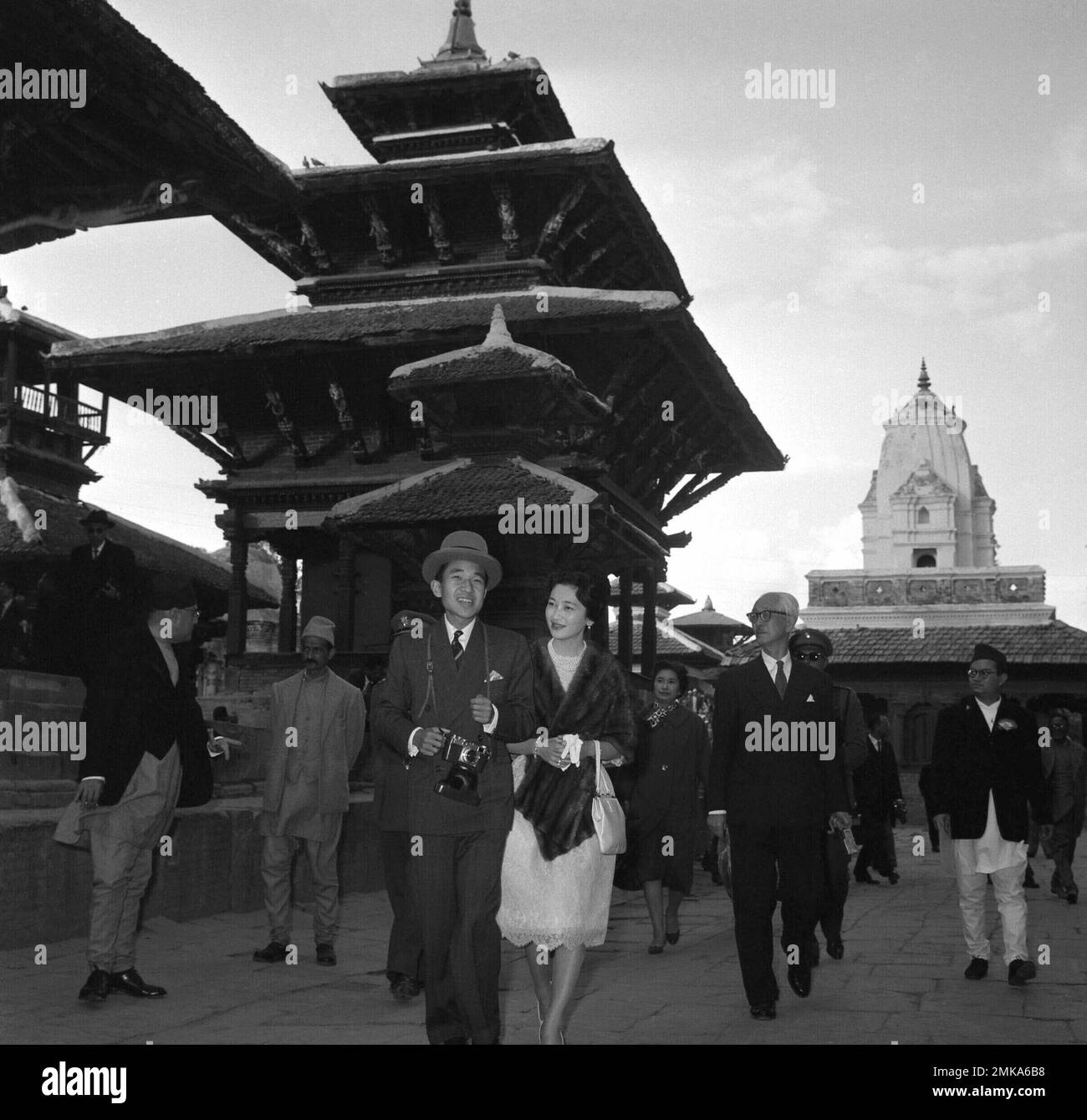 Crown Prince Akihito and Princess Michiko of Japan visited Hindu temple ...