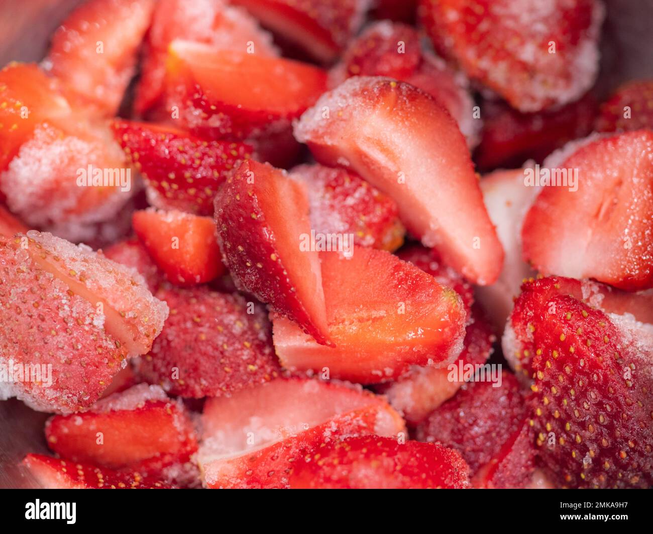 Group of people making cocktails hi-res stock photography and images ...