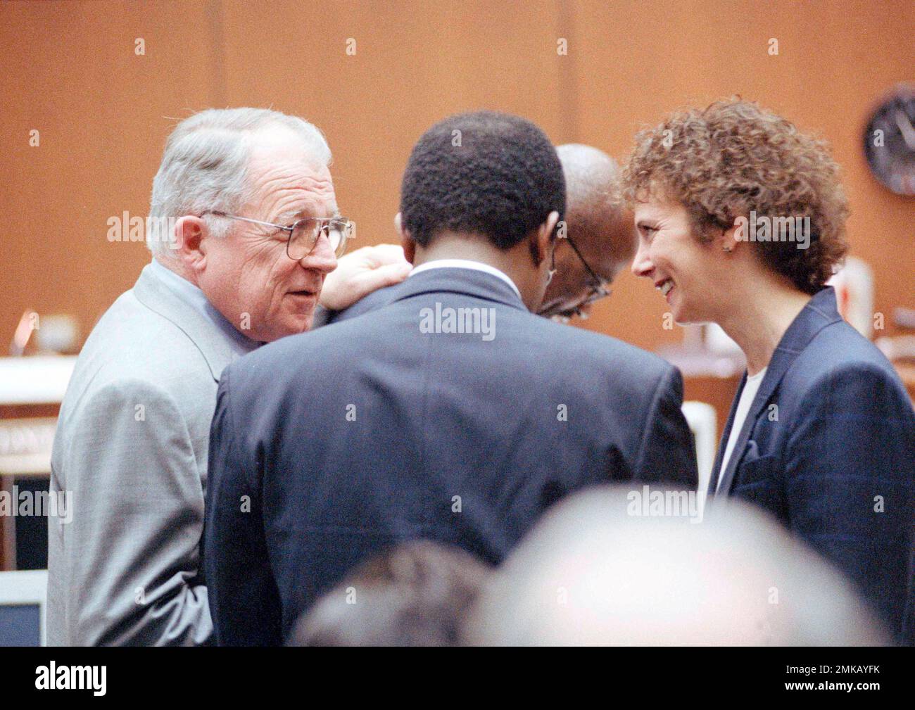 O.J. Simpson trial attorneys F. Lee Bailey, left, Johnnie Cochran Jr ...