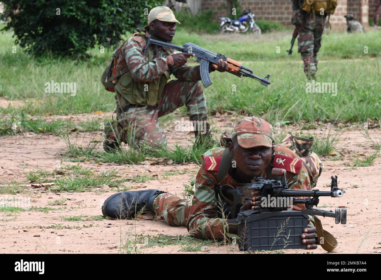 Beninese soldiers from the 1st Commando Parachute Battalion provide ...