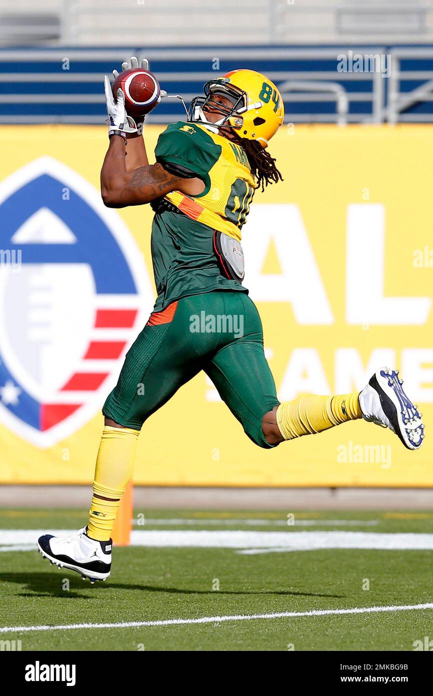 Arizona Hotshots wide receiver Freddie Martino (84) warms up before an ...