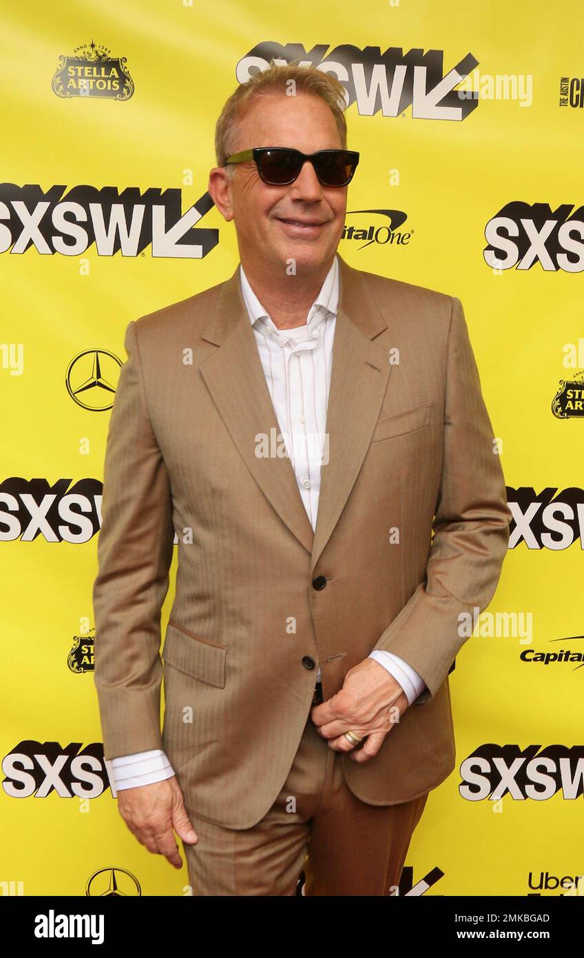 Kevin Costner arrives for the world premiere of "The Highwaymen" at the ...