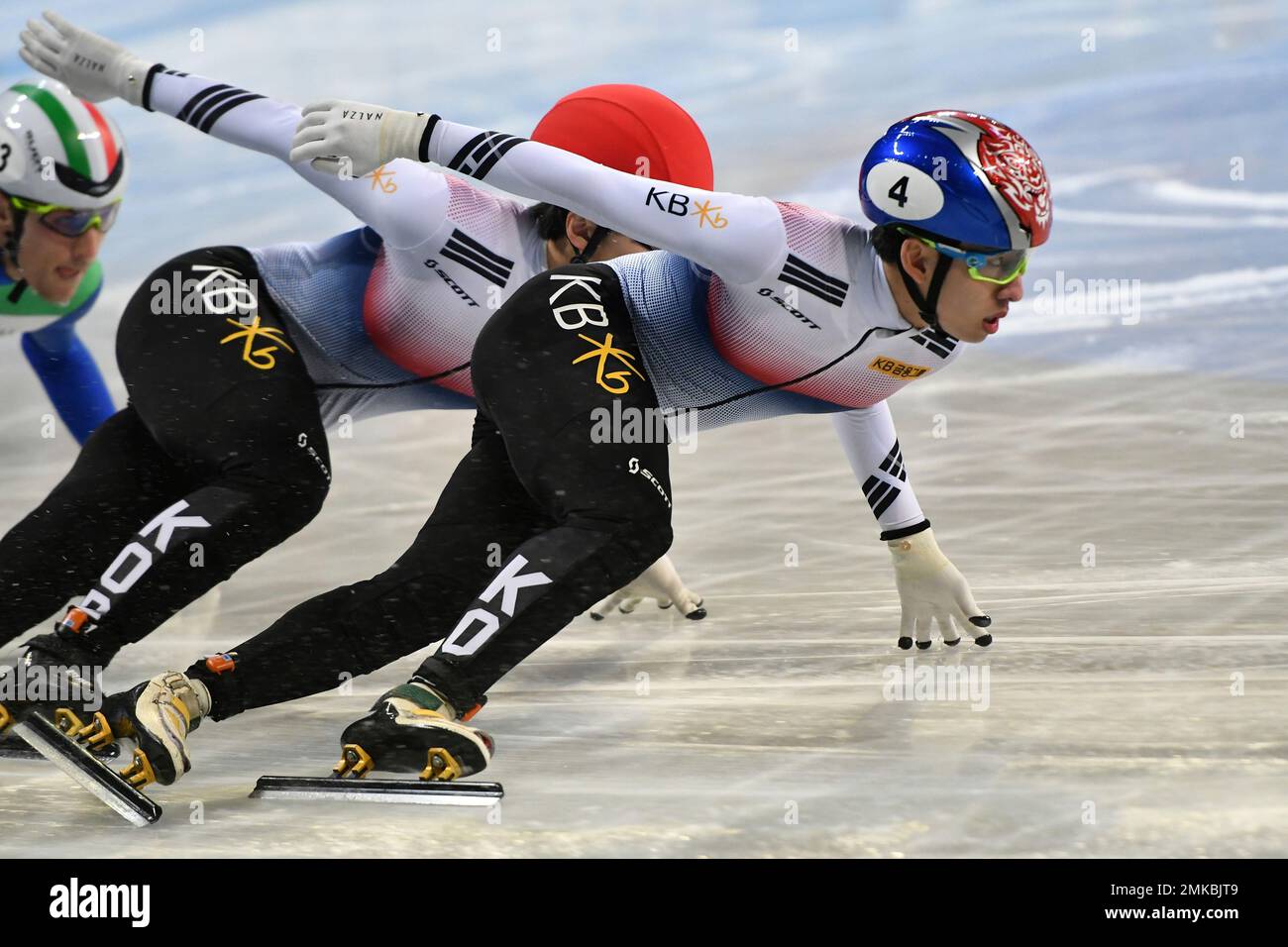 South Korea's Hyo Jun Lim competes during the men's 1000-meter final at ...