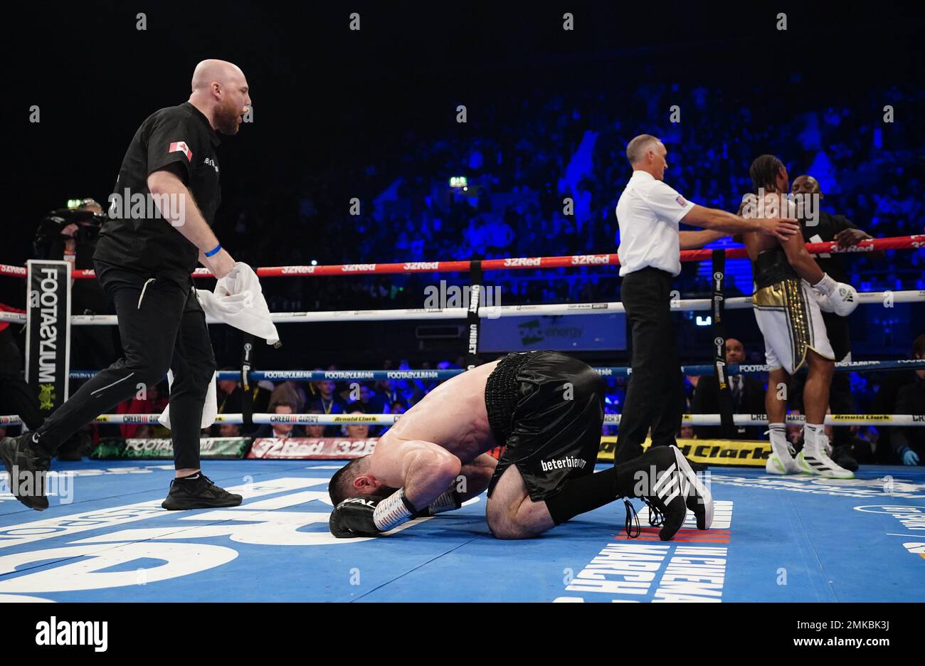 Artur Beterbiev celebrates defeating Anthony Yarde after his corner ...