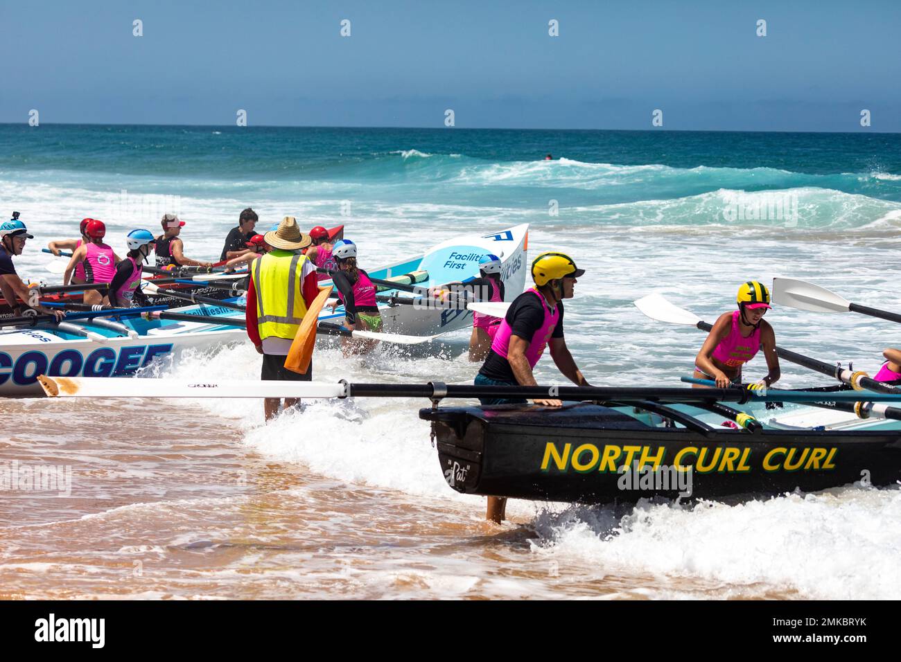 Women surfboat racing hi-res stock photography and images - Alamy