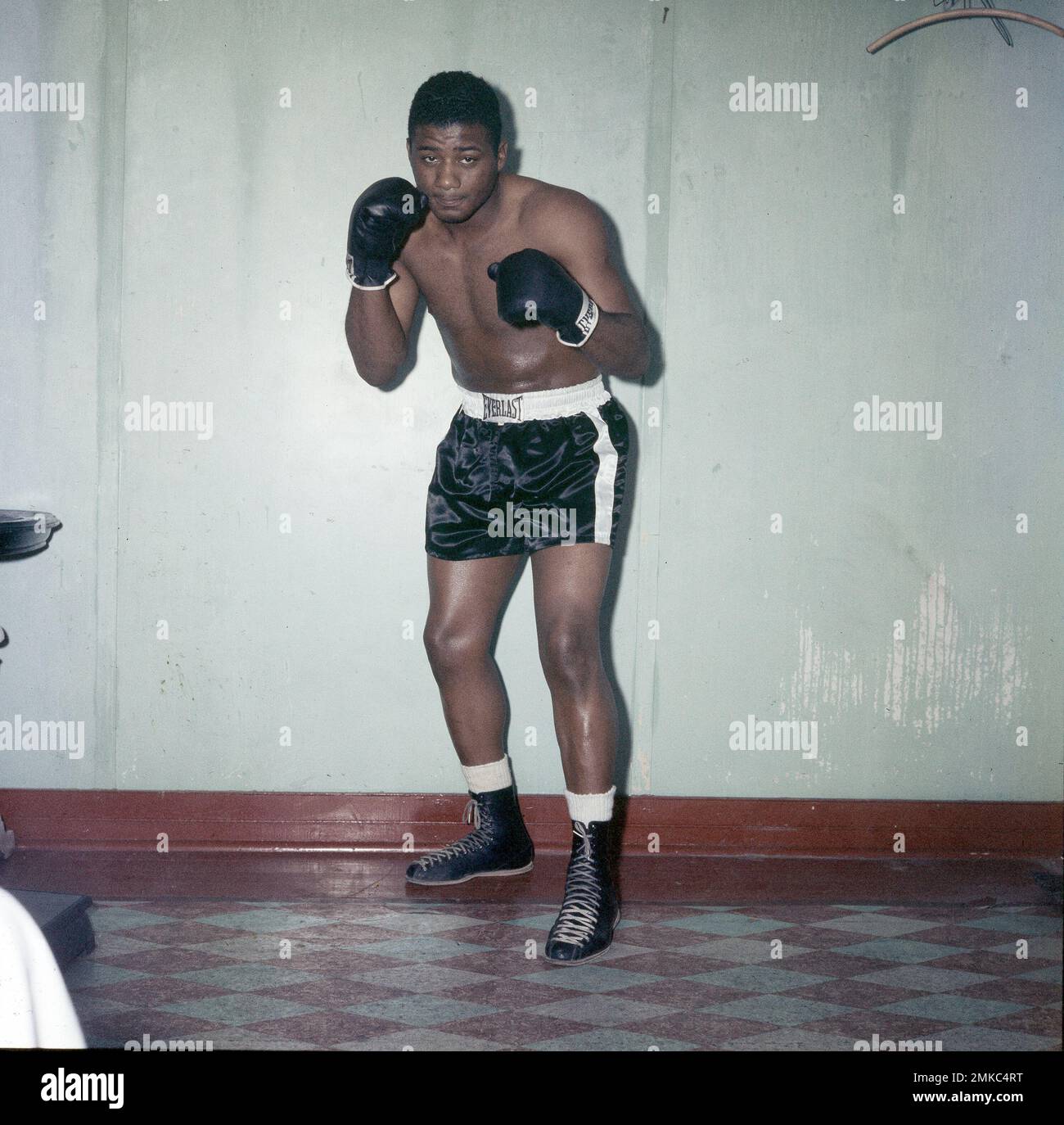 World heavyweight boxing champ Floyd Patterson strikes a sparring pose ...