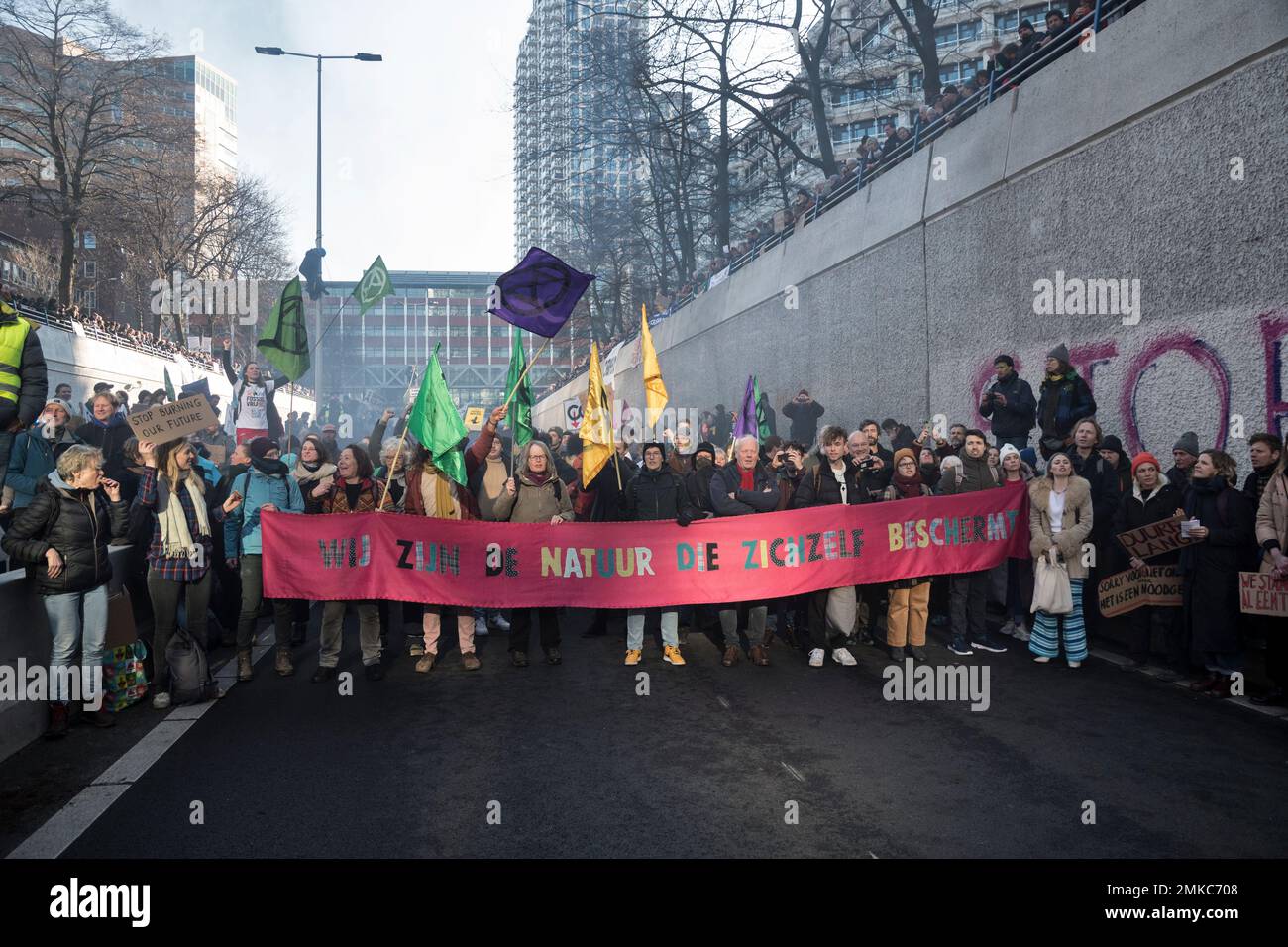 Climate activists a12 block hi-res stock photography and images - Alamy