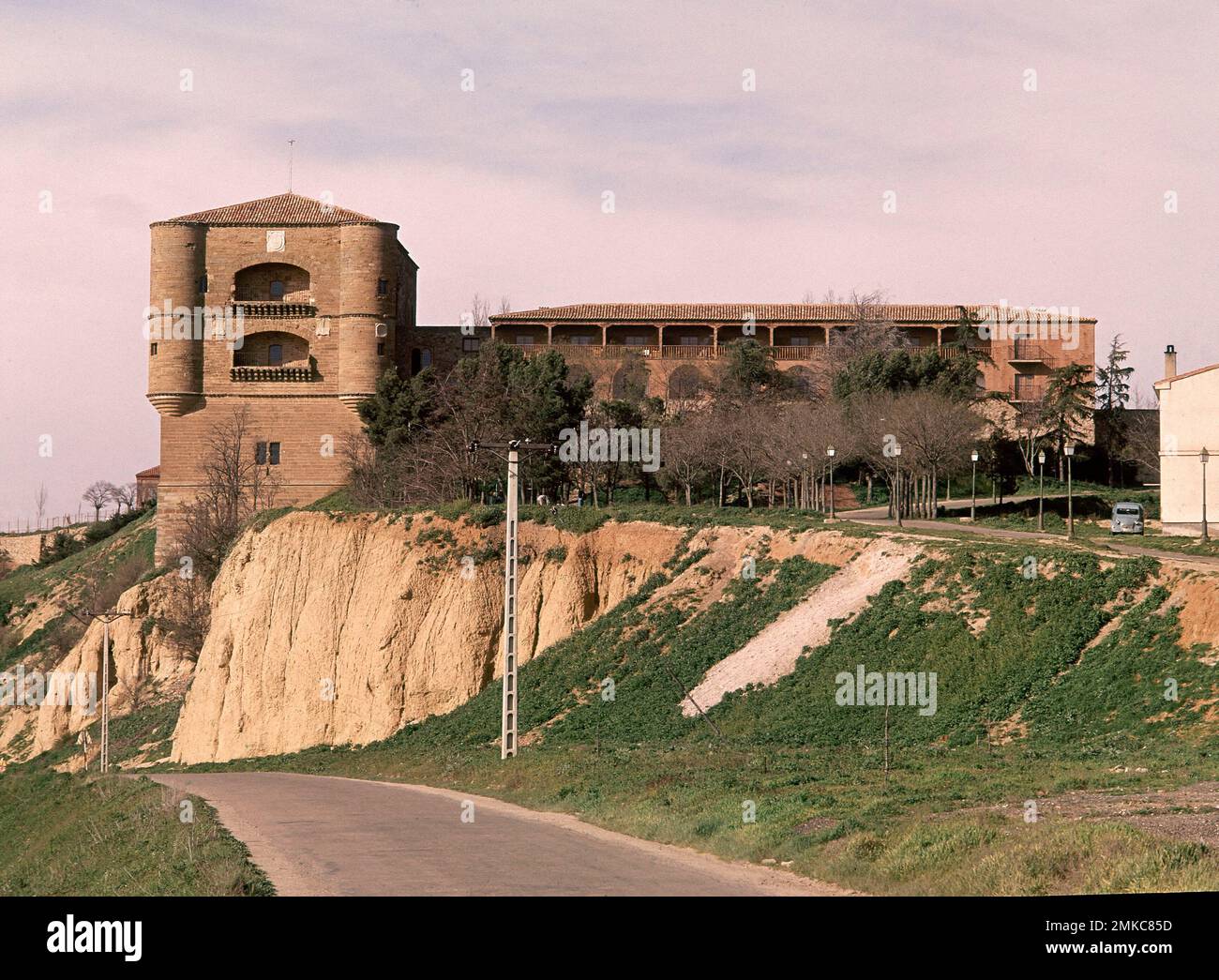 PARADOR NACIONAL DE BENAVENTE - TORRE DEL CARACOL - SIGLO XVI ...