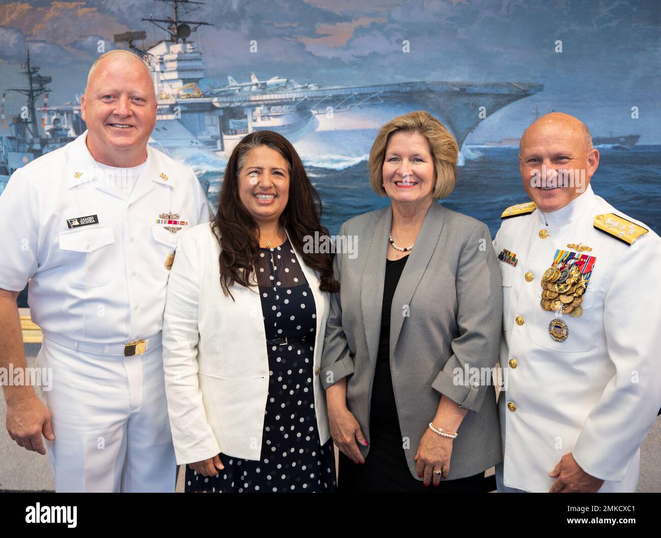 ANNAPOLIS, Md. (Sept. 8, 2022) Master Chief Petty Officer of the Navy (MCPON) James Honea, left ...