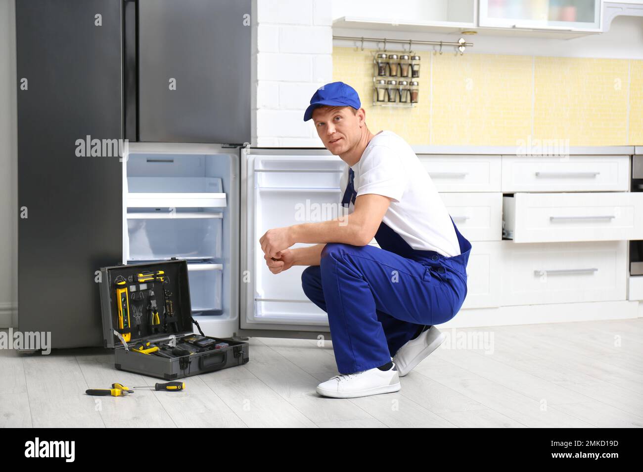 Broken kitchen equipment hi-res stock photography and images - Alamy