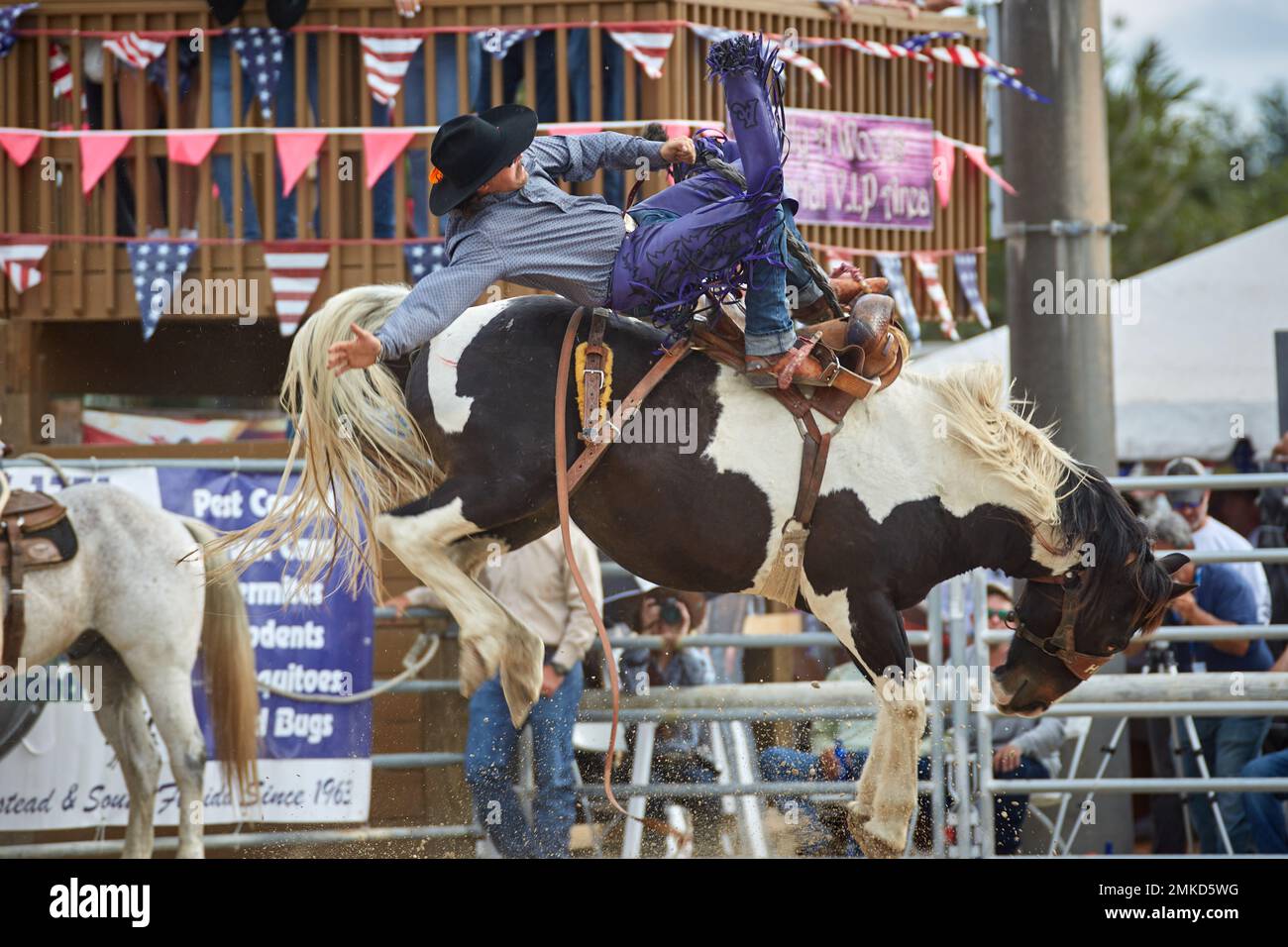 John harrison specialty act hi-res stock photography and images - Alamy