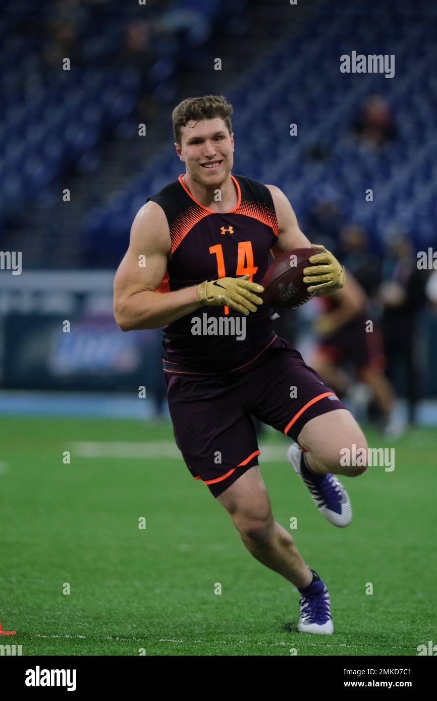 Washington tight end Drew Sample runs in a drill at the NFL football ...